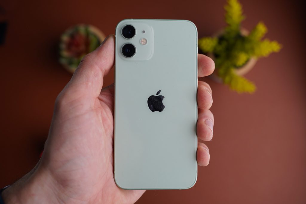 Test iPhone 12 mini : un smartphone unique en son genre
