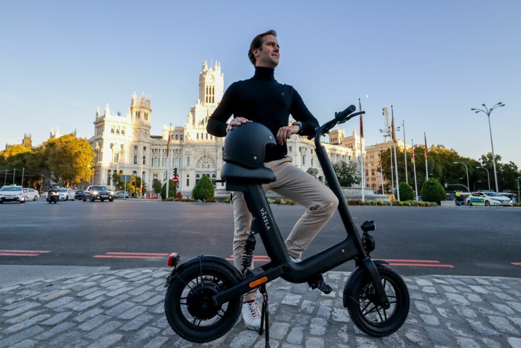 Qu'est-ce que le Vässla, cet étrange vélo électrique sans pédale ...