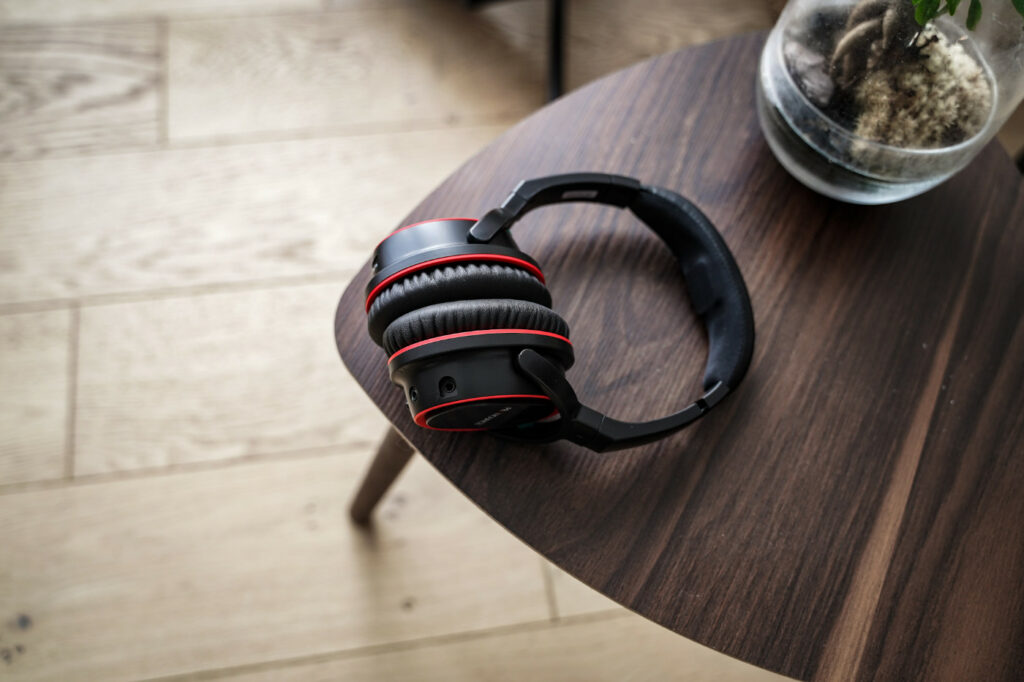 On a essayé Pronounce, le casque qui vous apprend à parler anglais avec ...