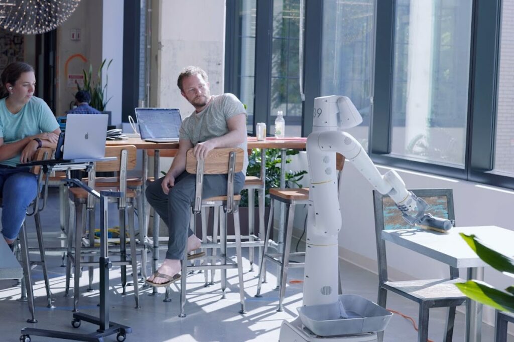 Voici PaLM-E, le nouveau cerveau pour robots de Google