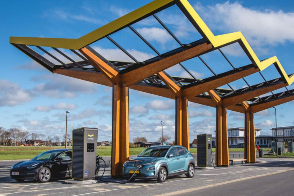 Qui est Fastned, l'entreprise qui ouvre l'une des plus grandes stations ...