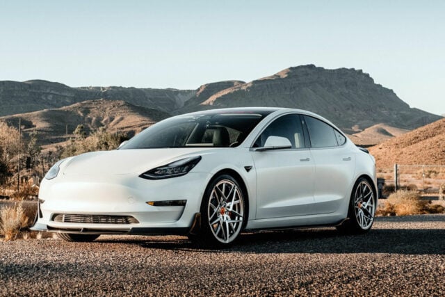 Tesla Model 2 : Elon Musk a-t-il vraiment enterré sa voiture à moins de ...