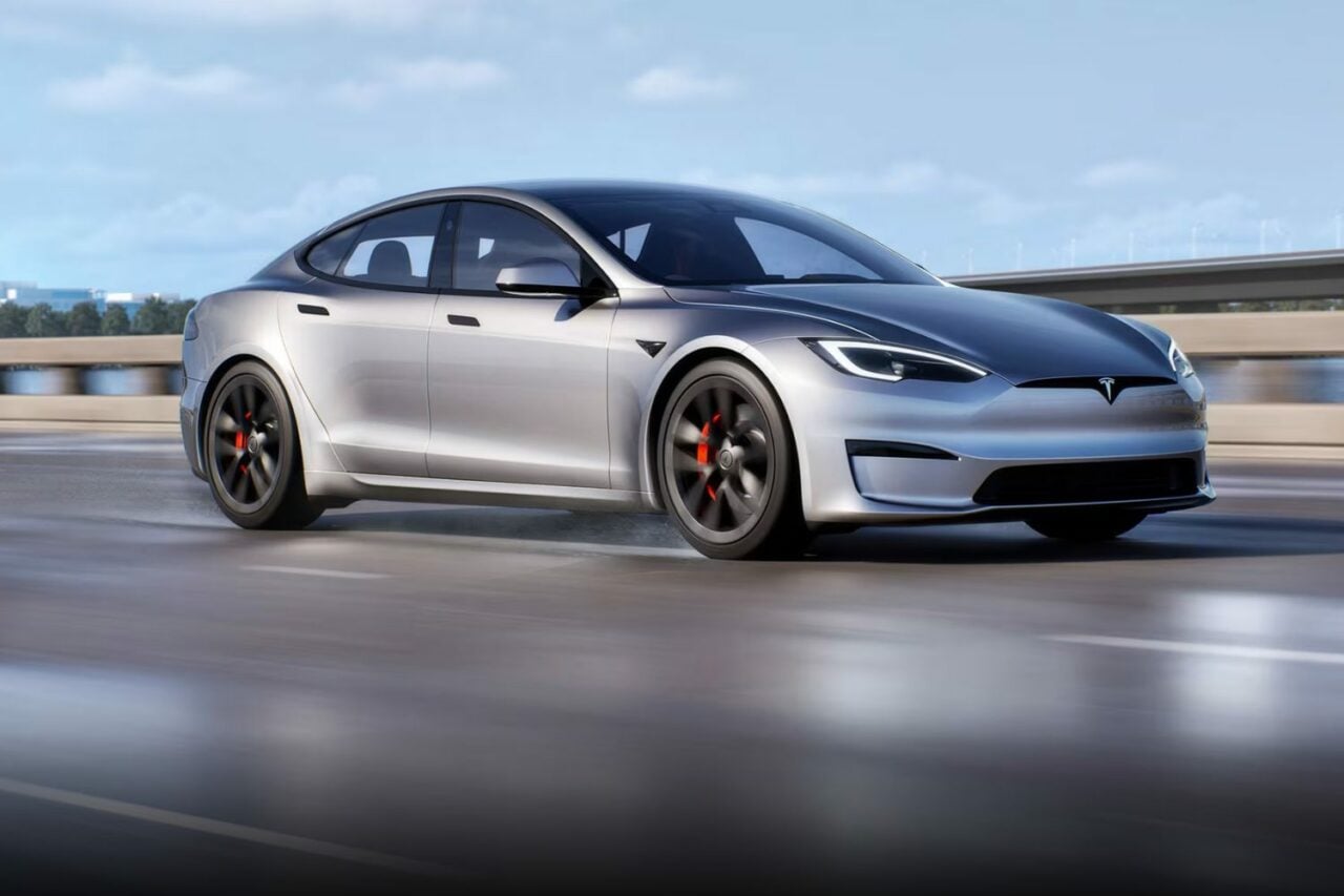 Insolite : une Tesla équipée d'un moteur diesel roule plus de 5 000 km ...