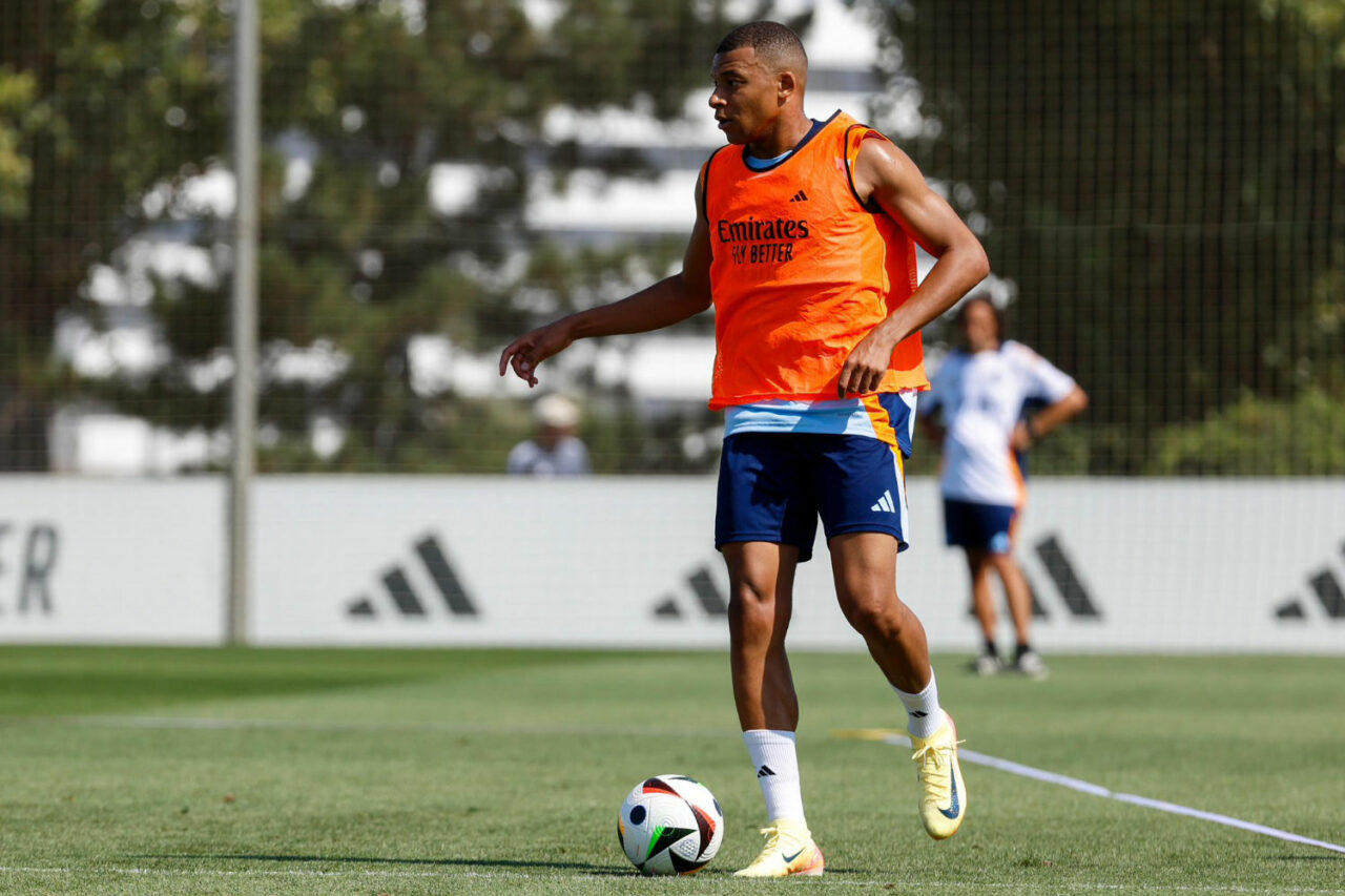 "Je vais à Manchester United" le compte X de Kylian Mbappé piraté