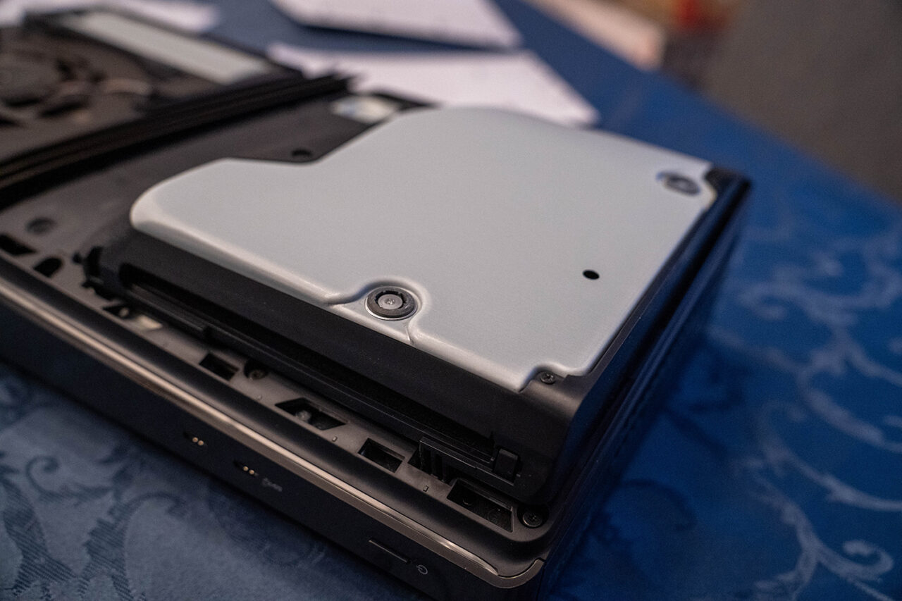 Tutoriel PS5 Pro : Comment installer le lecteur de disques