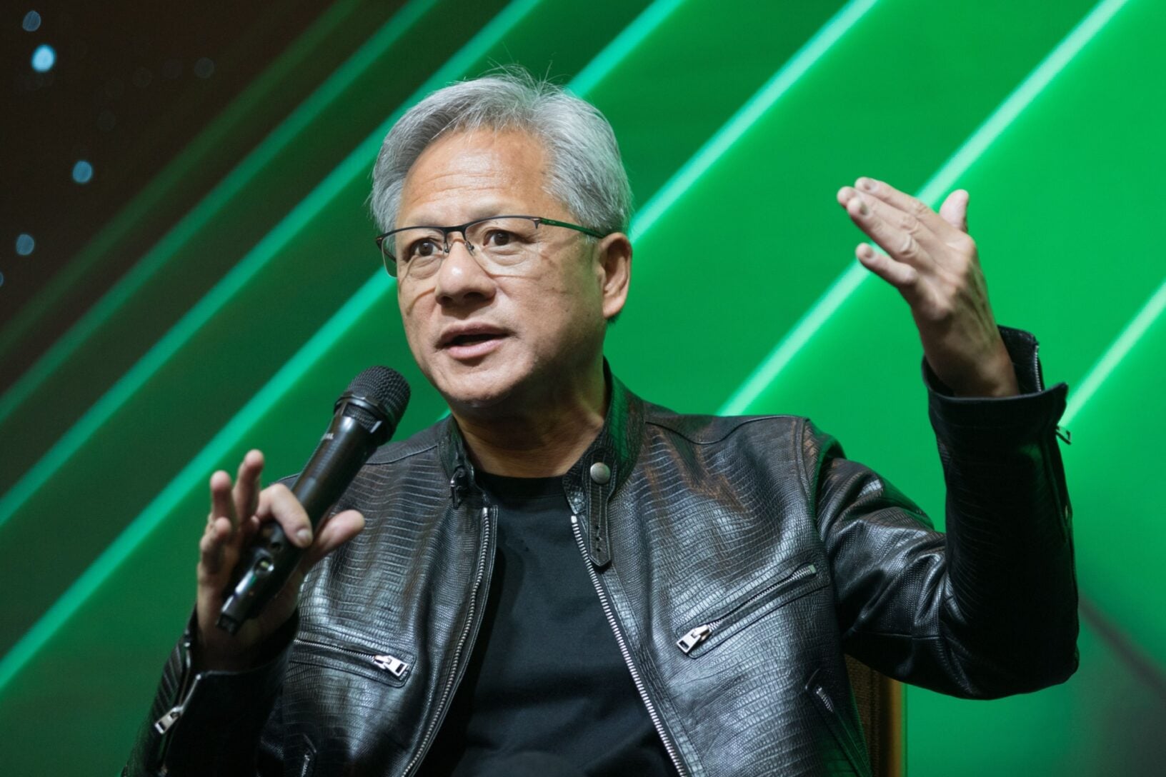 8 infos à connaître absolument sur Jensen Huang, l’homme qui a propulsé ...