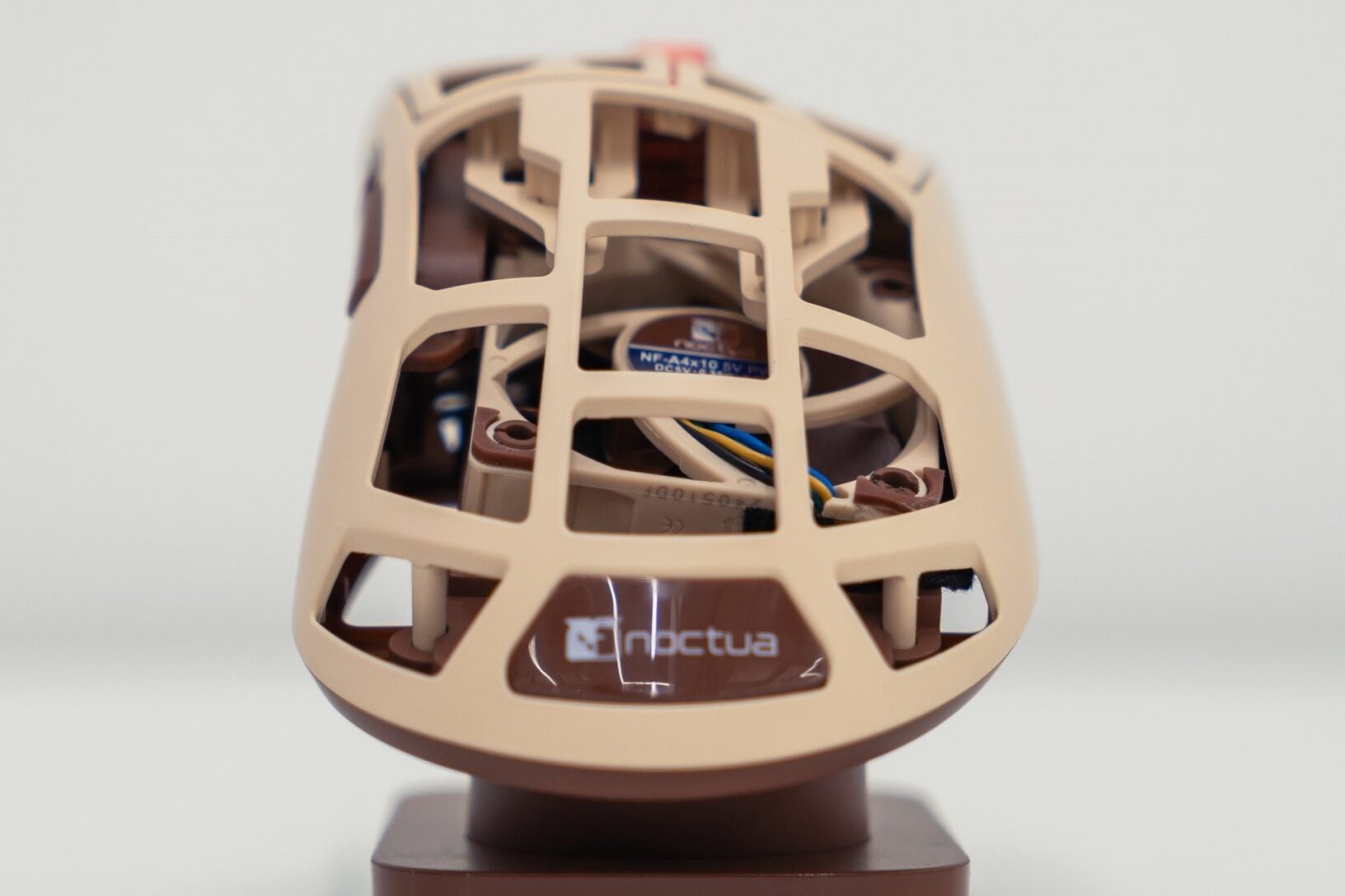 Cette souris avec ventilateur intégré met fin au calvaire des mains moites