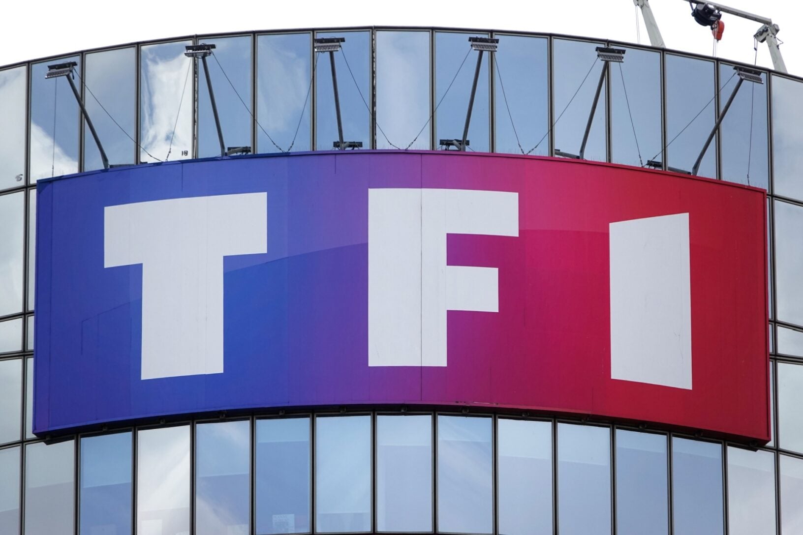 Netflix signe un partenariat inédit avec TF1 pour diffuser son contenu ...