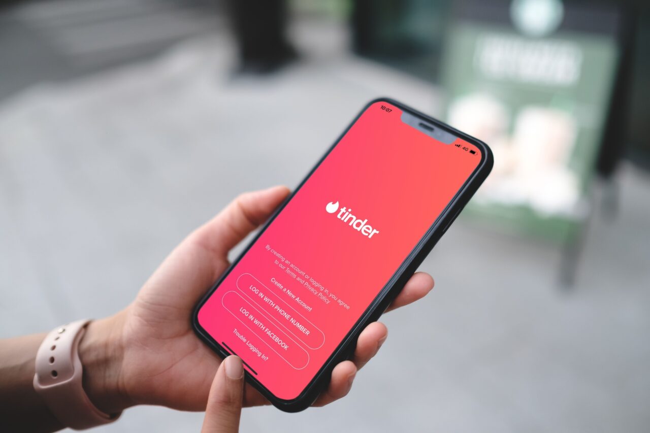 Tinder lance sa fonctionnalité “Double Date” : voici comment ça marche