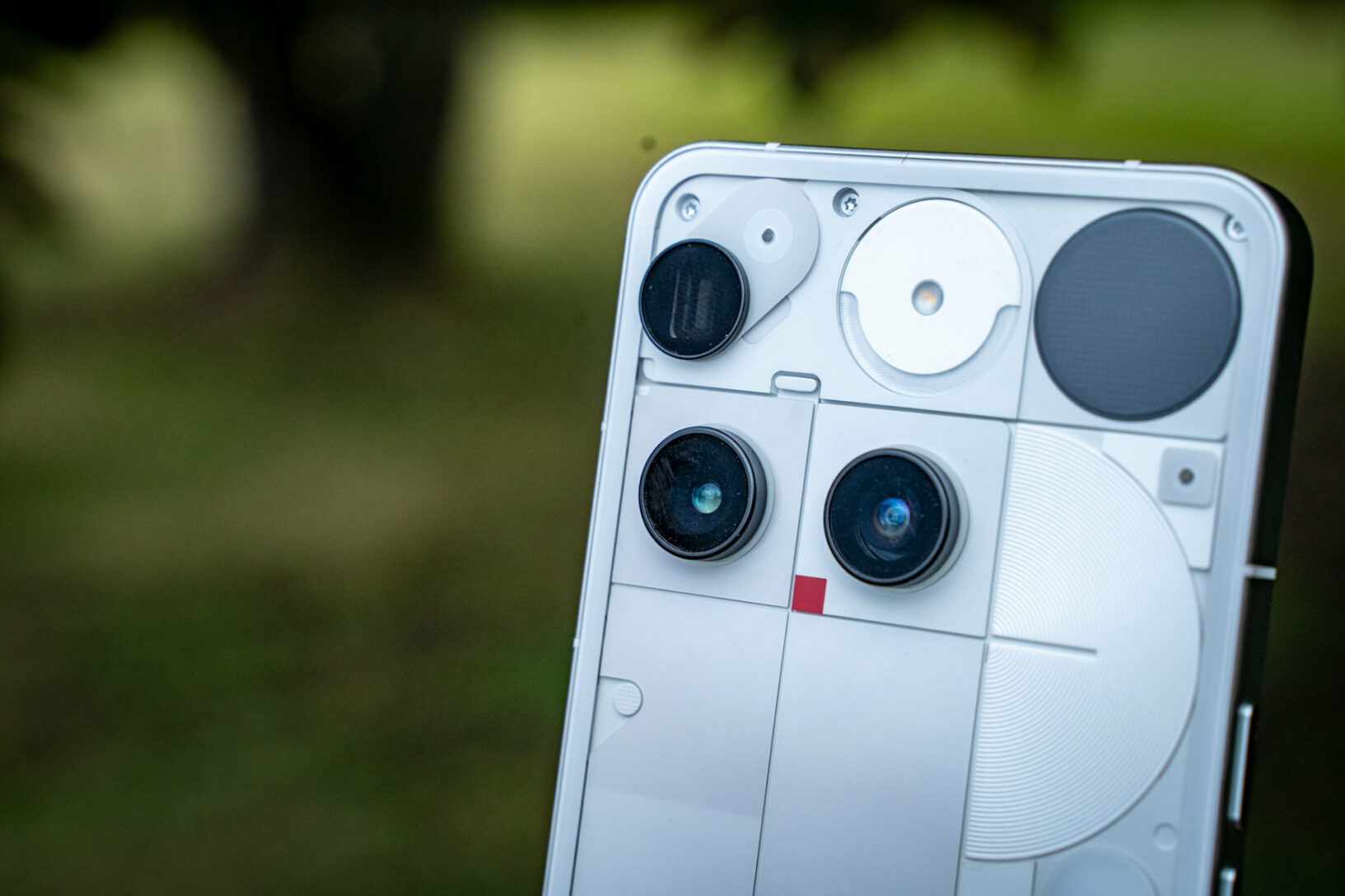 Nothing : la petite marque qui veut révolutionner les smartphones rêve ...