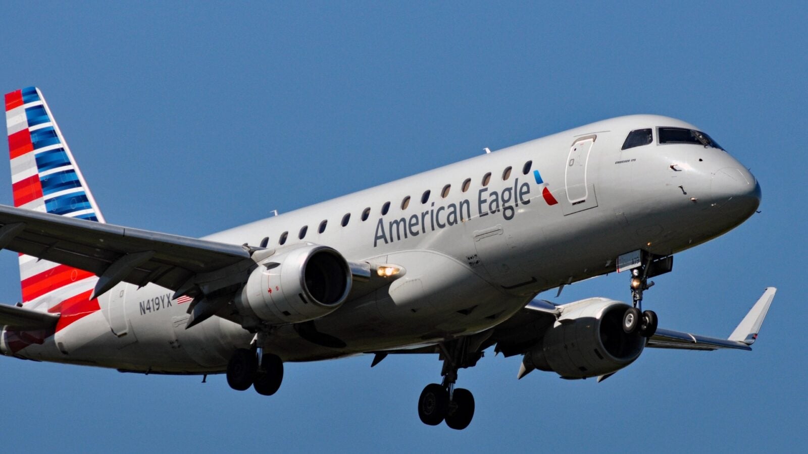 Le vol le plus court de la compagnie American Airlines fait polémique