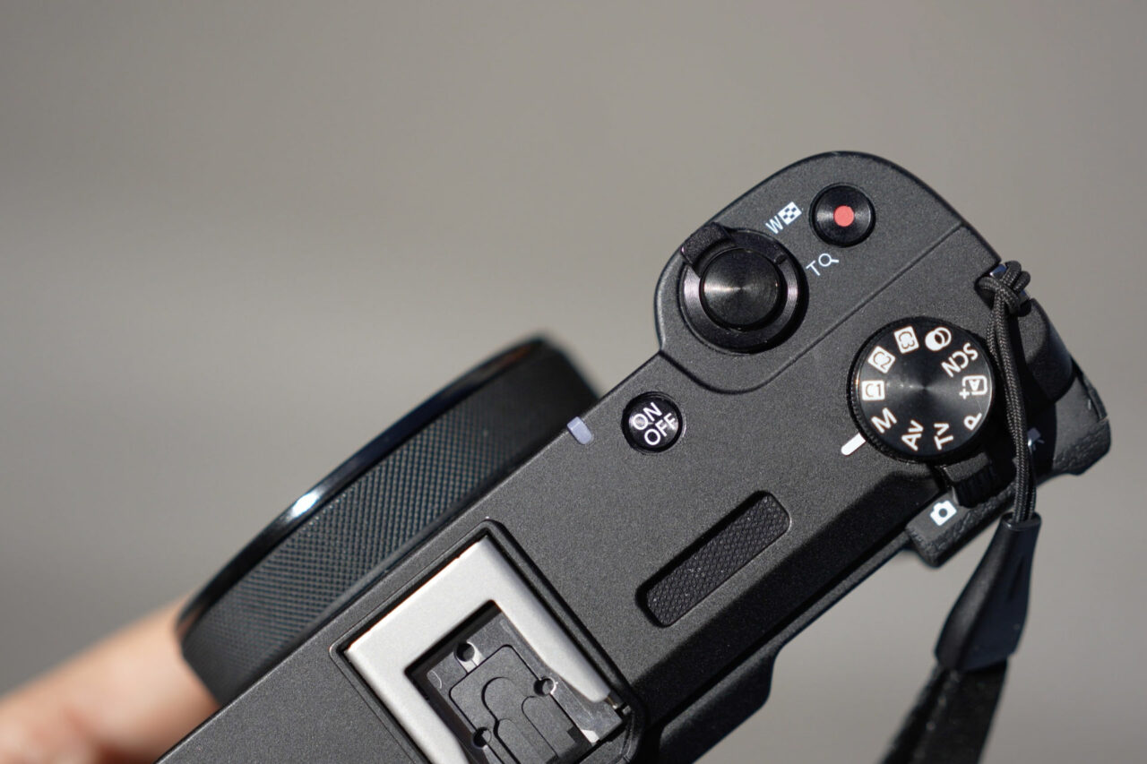 Test de la Canon PowerShot V1 : une caméra de vlog est-elle encore ...