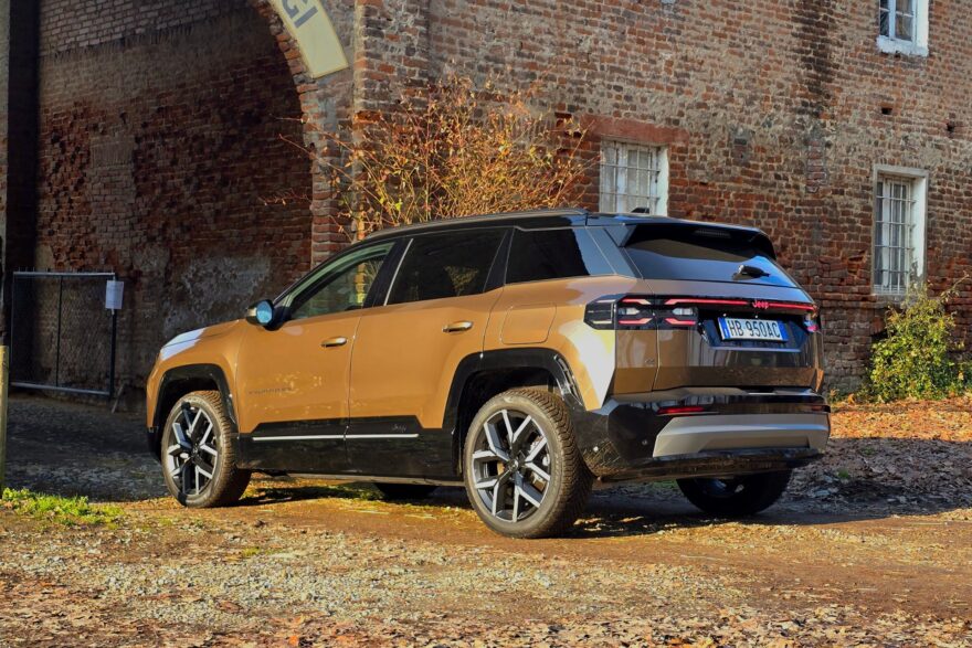 Essai Jeep Compass électrique : il est prêt pour l'aventure, mais il ...