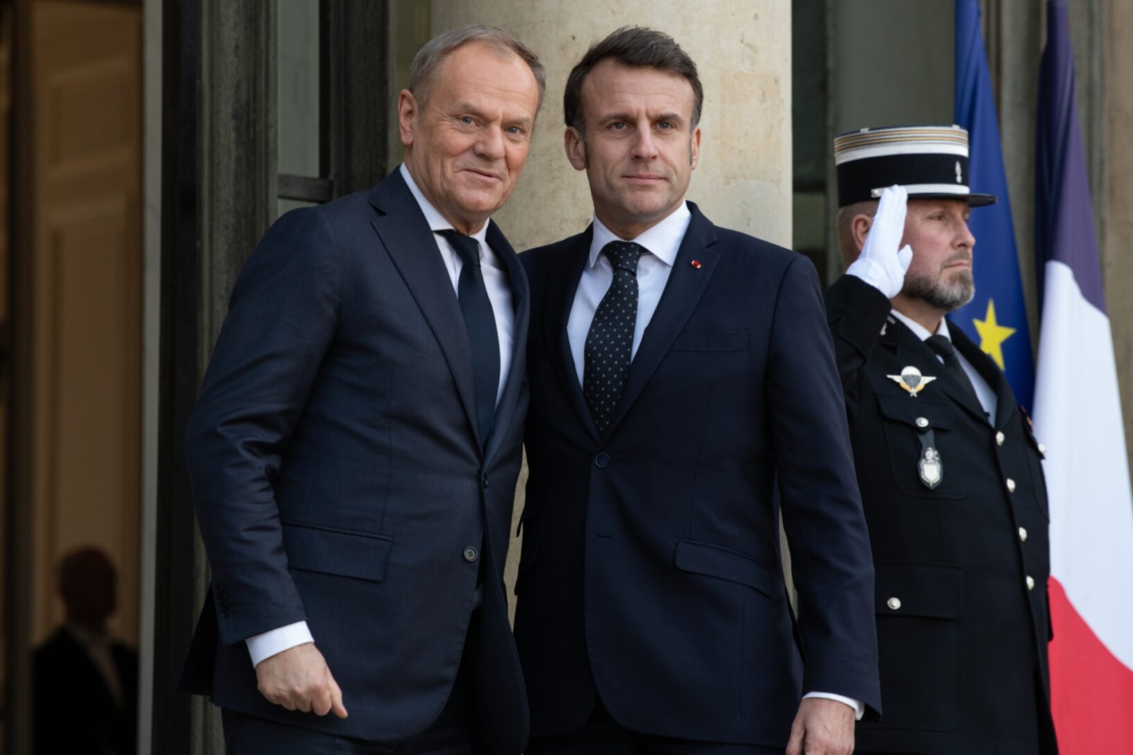 Guerre : Emmanuel Macron va parler nucléaire avec la Pologne et va ...