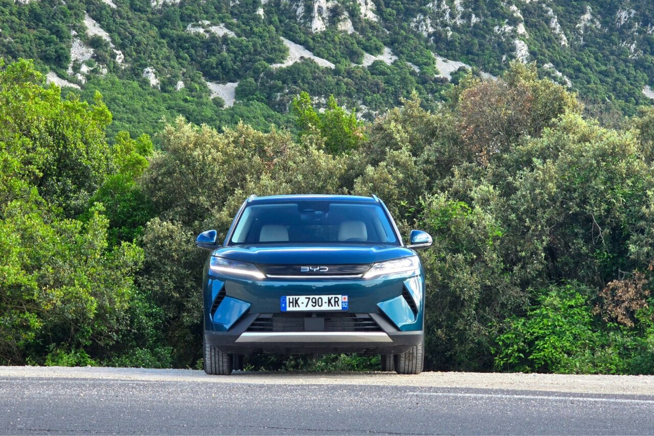 On a testé le BYD Atto 2 DM-i : à 30 000 €, le moins cher des hybrides ...