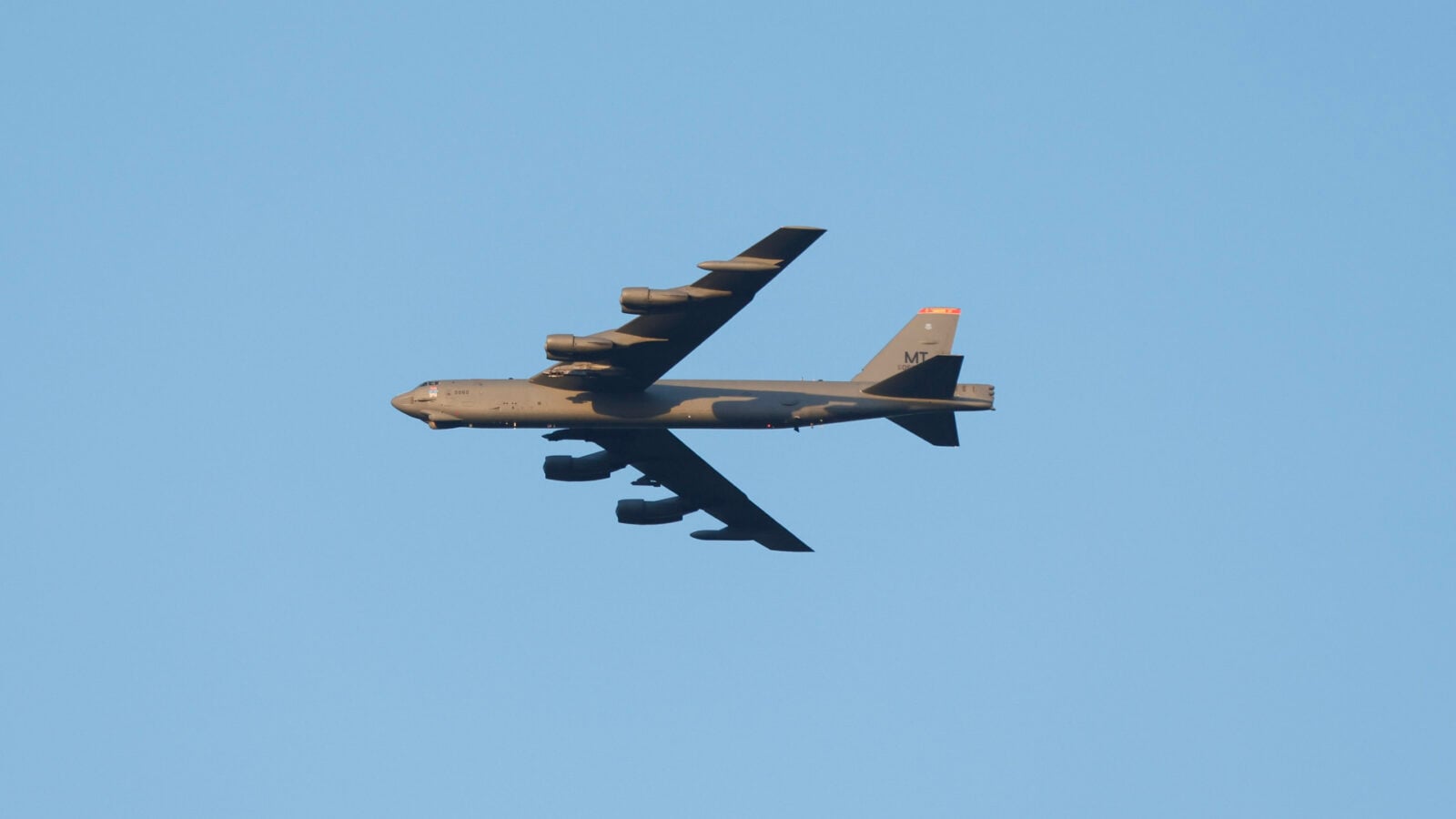 Le gigantesque bombardier B-52 américain s’écrase : Boeing réagit et ...